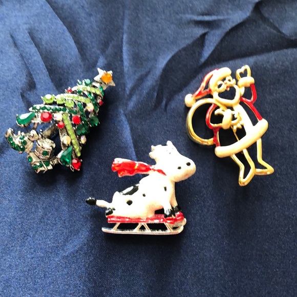 Jewelry | Vintage Holiday Brooches Snoopy Santa Tree | Poshmark